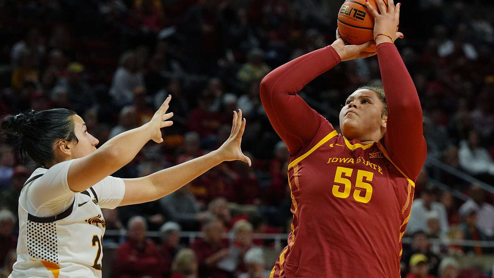 3 Big 12 Basketball Takeaways: Arizona Wins, Audi Crooks’ Viral Moment ...