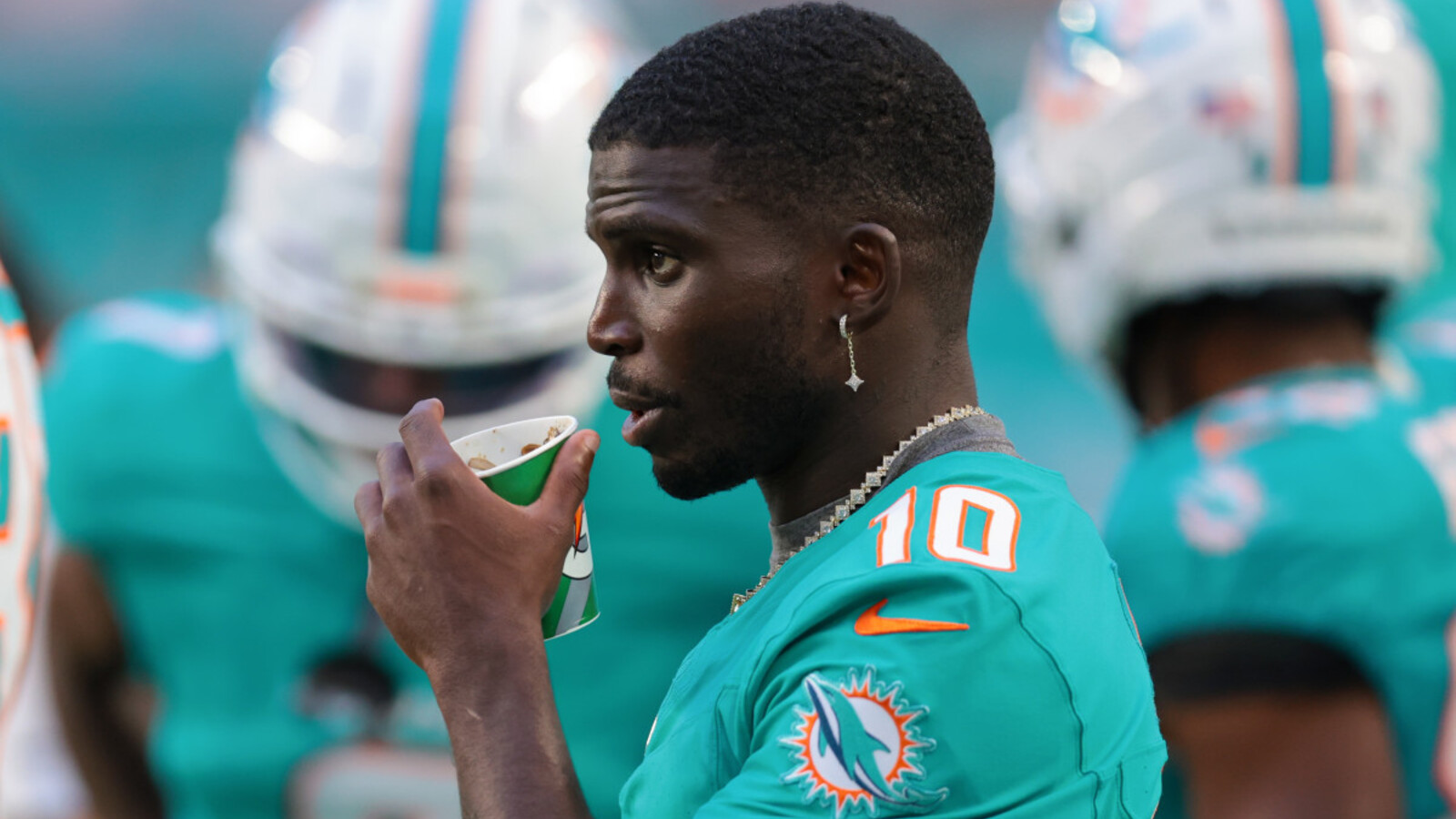 Tyreek Hill Shares Personal Update Amid NFL Season | Yardbarker