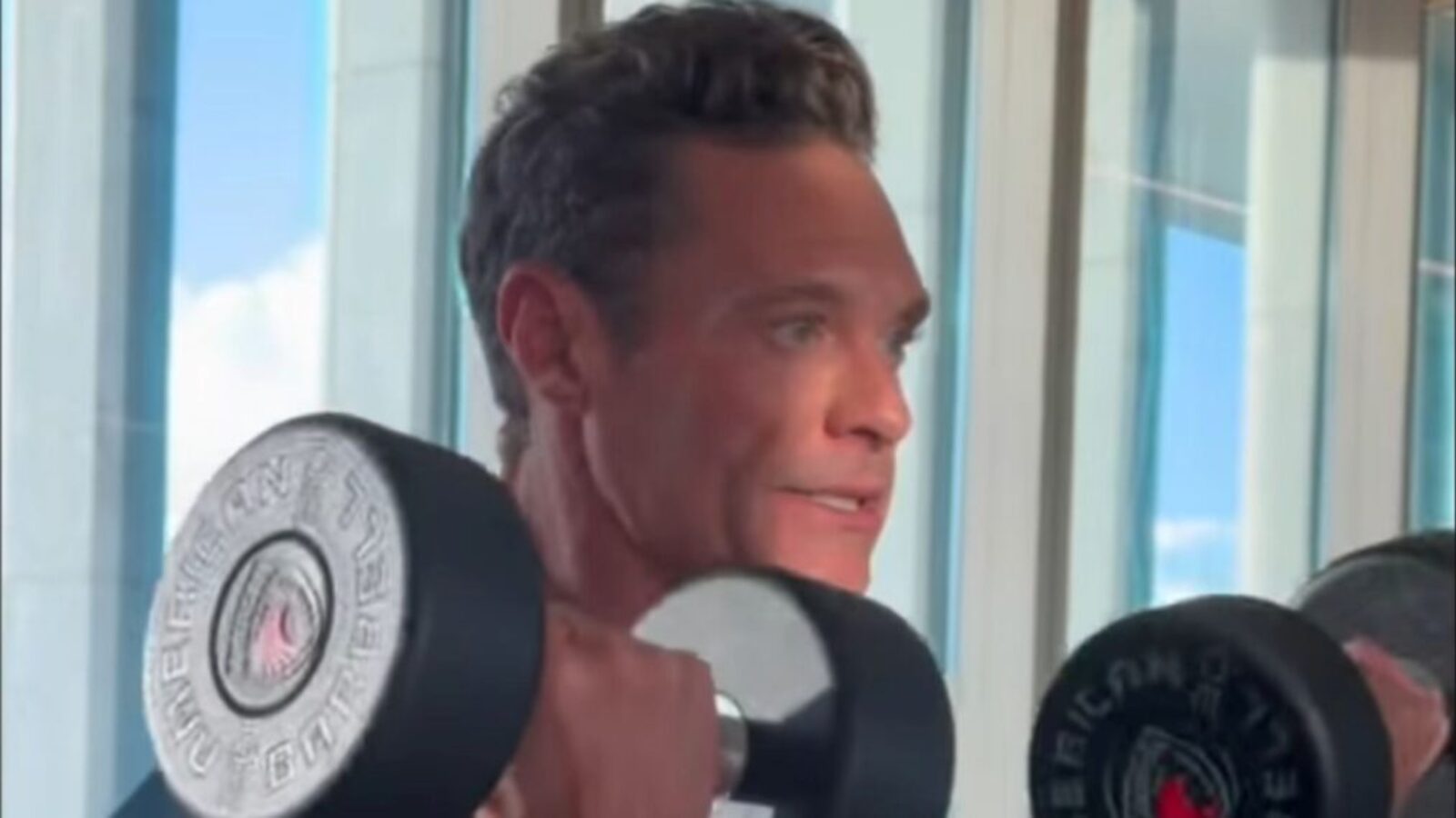 ‘Wheel of Fortune’ Fans Shocked by Ryan Seacrest’s Bulging Biceps in ...