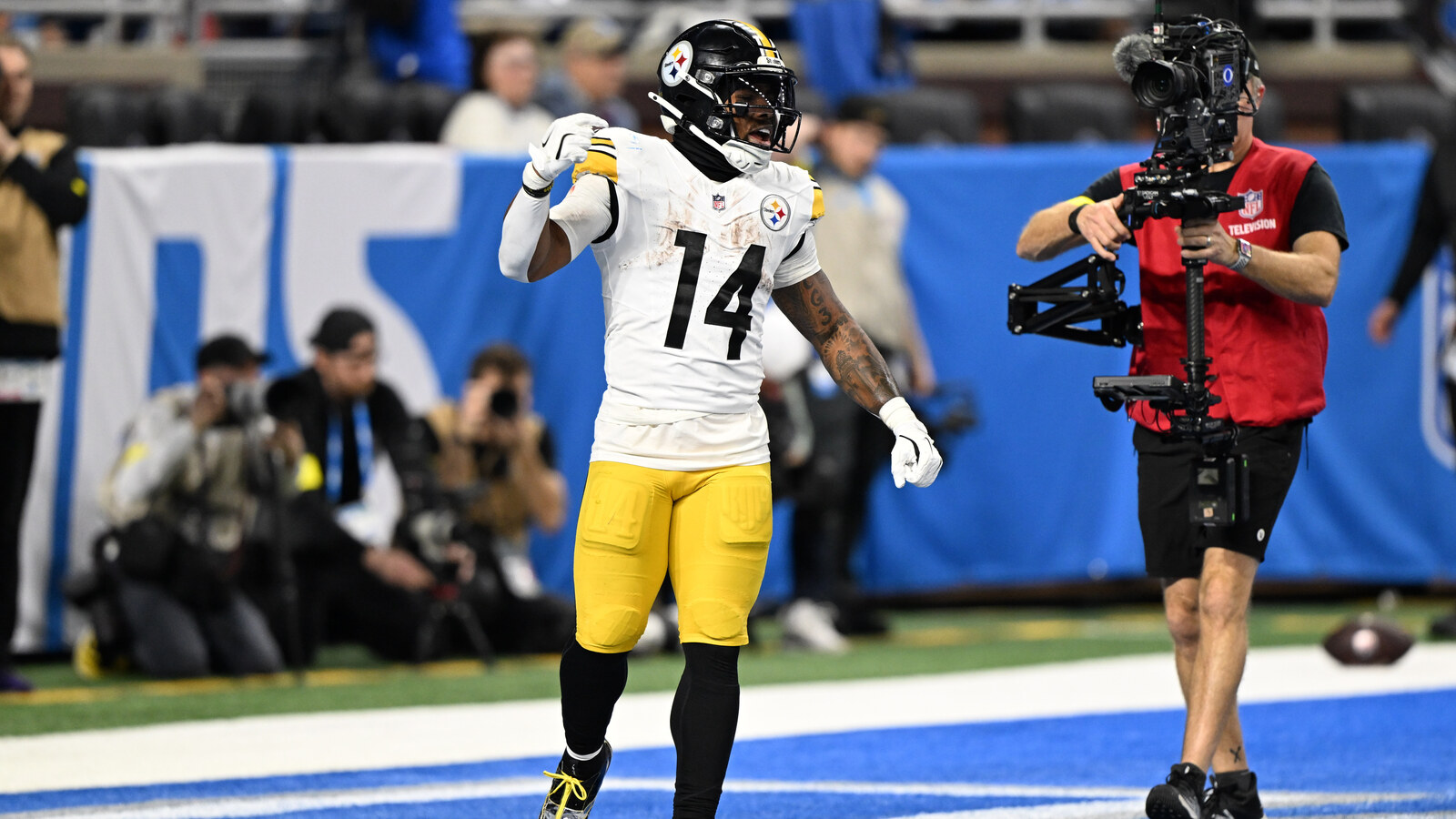 Price To Keep Offensive Star Kenneth Gainwell Past 2025 Revealed For ...