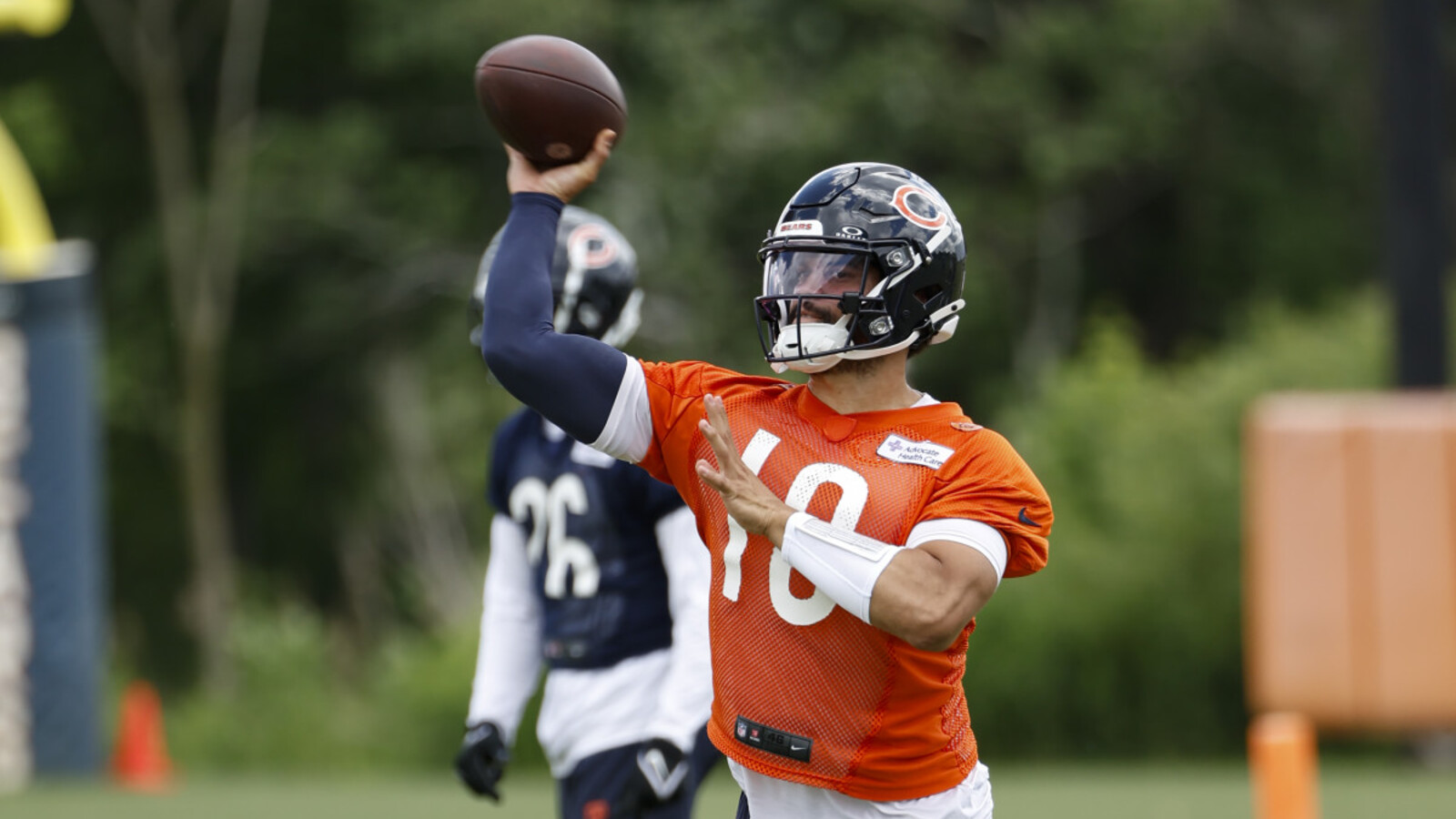 Bears' Pro Bowl Cornerback Gives Caleb Williams a Vote of Confidence ...