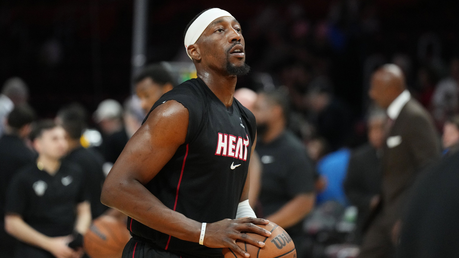 Bam Adebayo injury update: Heat star goes to the locker room after ...