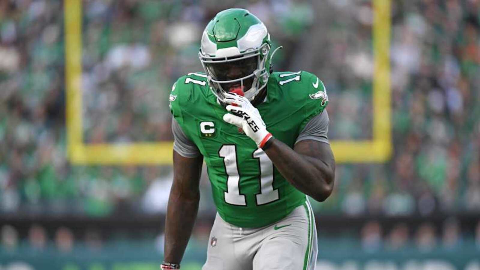 Patriots' Mike Vrabel Raises Eyebrows With Eagles' AJ Brown Comments ...
