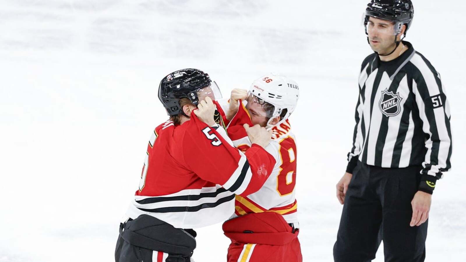 Early special-teams goals propel Flames past Blackhawks | Yardbarker