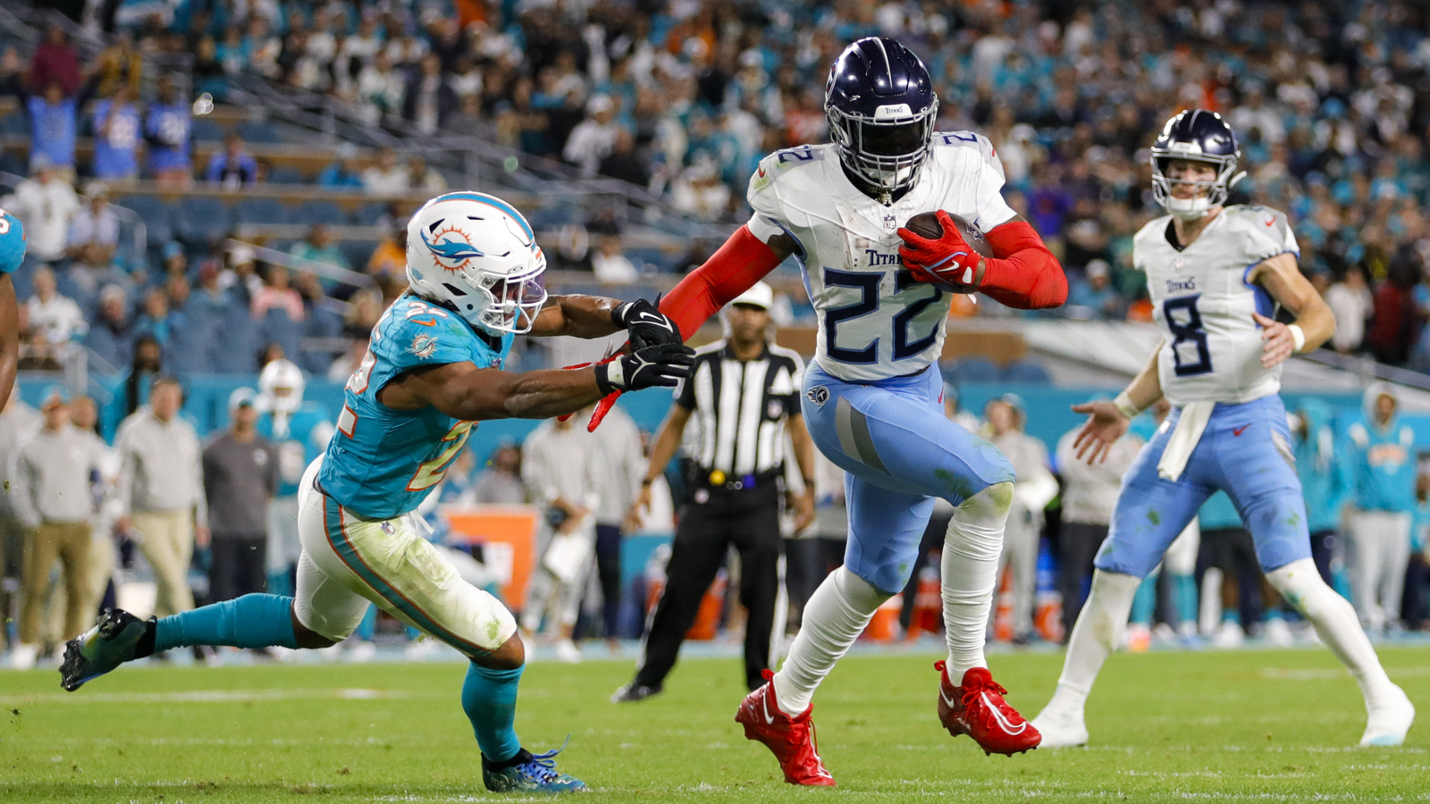 Former Alabama RB Derrick Henry guided Titans to upset victory over ...