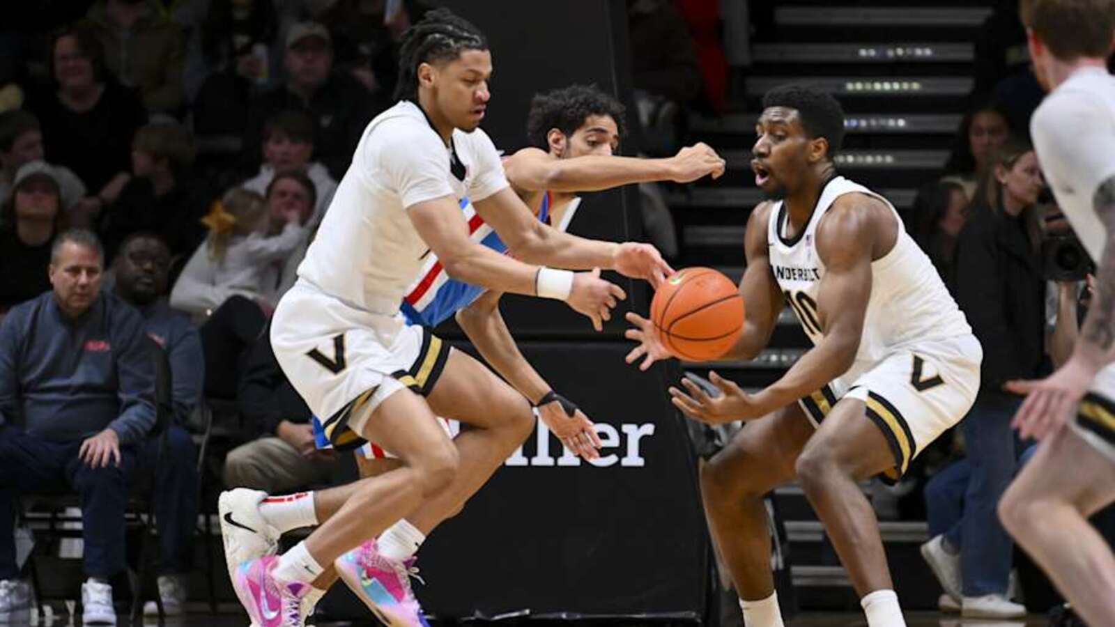 Inside Vanderbilt Basketball's Pursuit to Win Without Duke Miles and ...