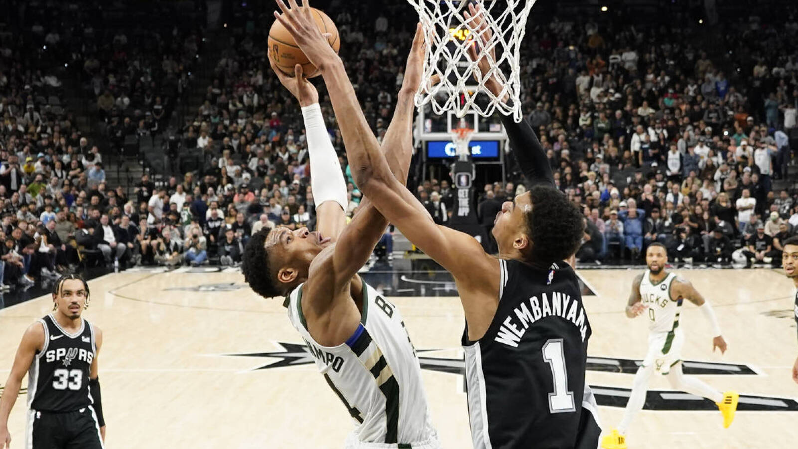 Watch: Victor Wembanyama’s block on Giannis Antetokounmpo | Yardbarker