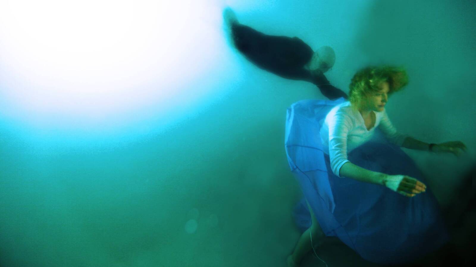 The 20 best swimming pool scenes of all time | Yardbarker