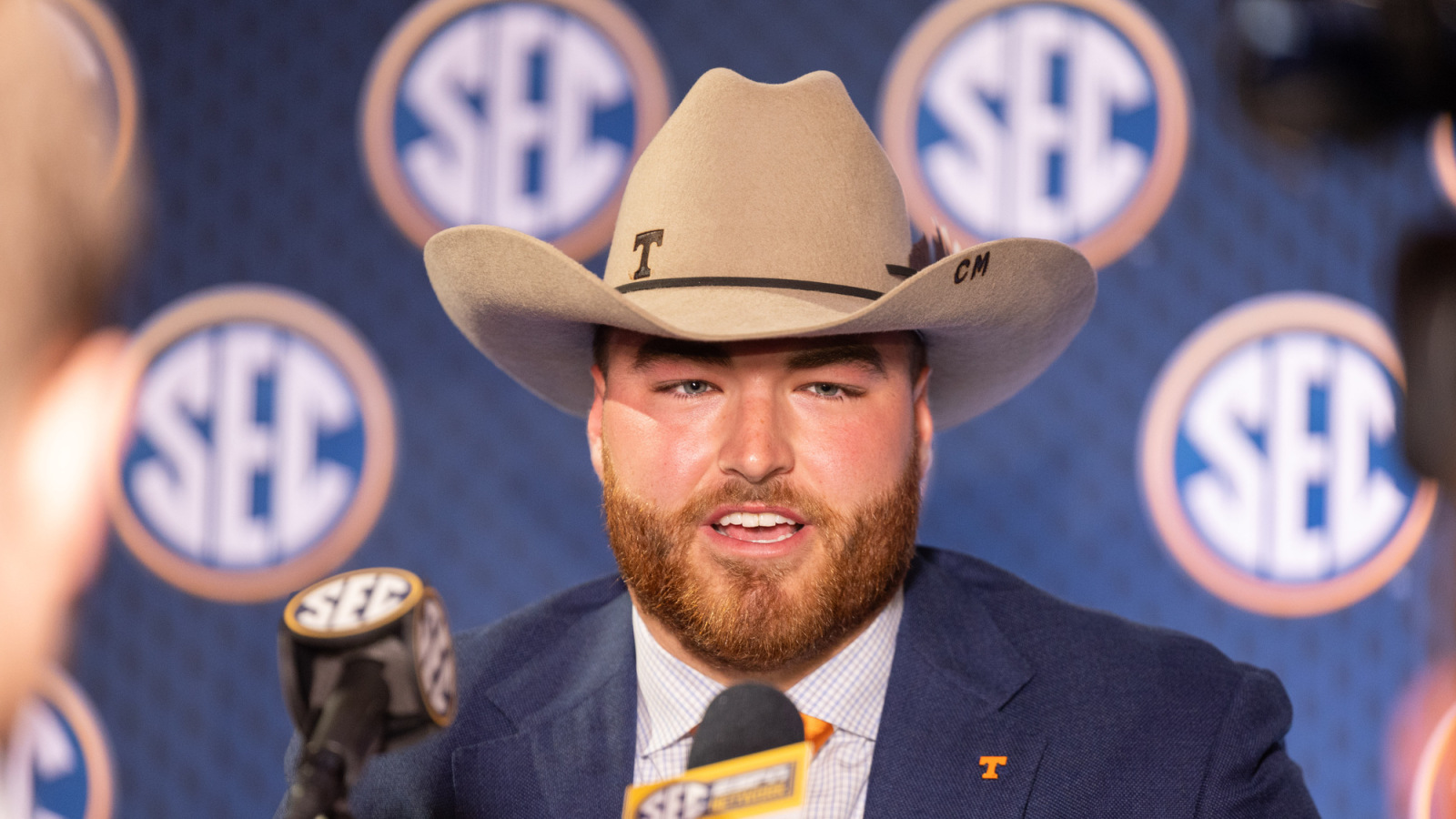 Tennessee Vols OL Cooper Mays had perfect response to question about ...