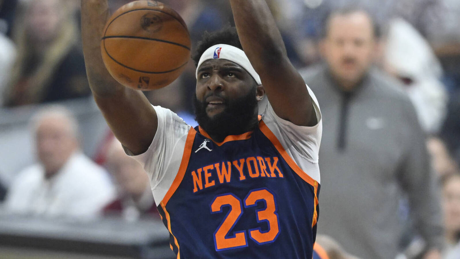 Mitchell Robinson takes in his grieving former coach | Yardbarker