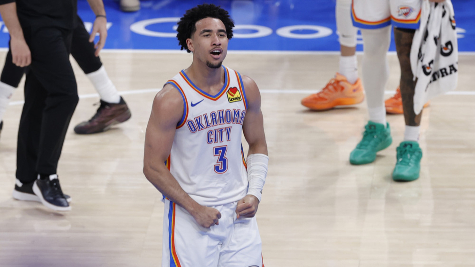 Watch: Thunder hold off Spurs to take 3-2 WCF lead | Yardbarker