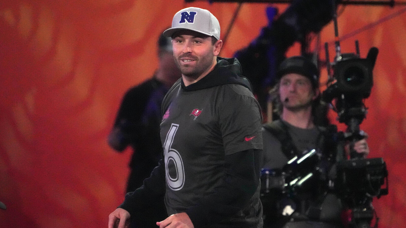 Buccaneers Baker Mayfield Continues To Show His Leadership | Yardbarker