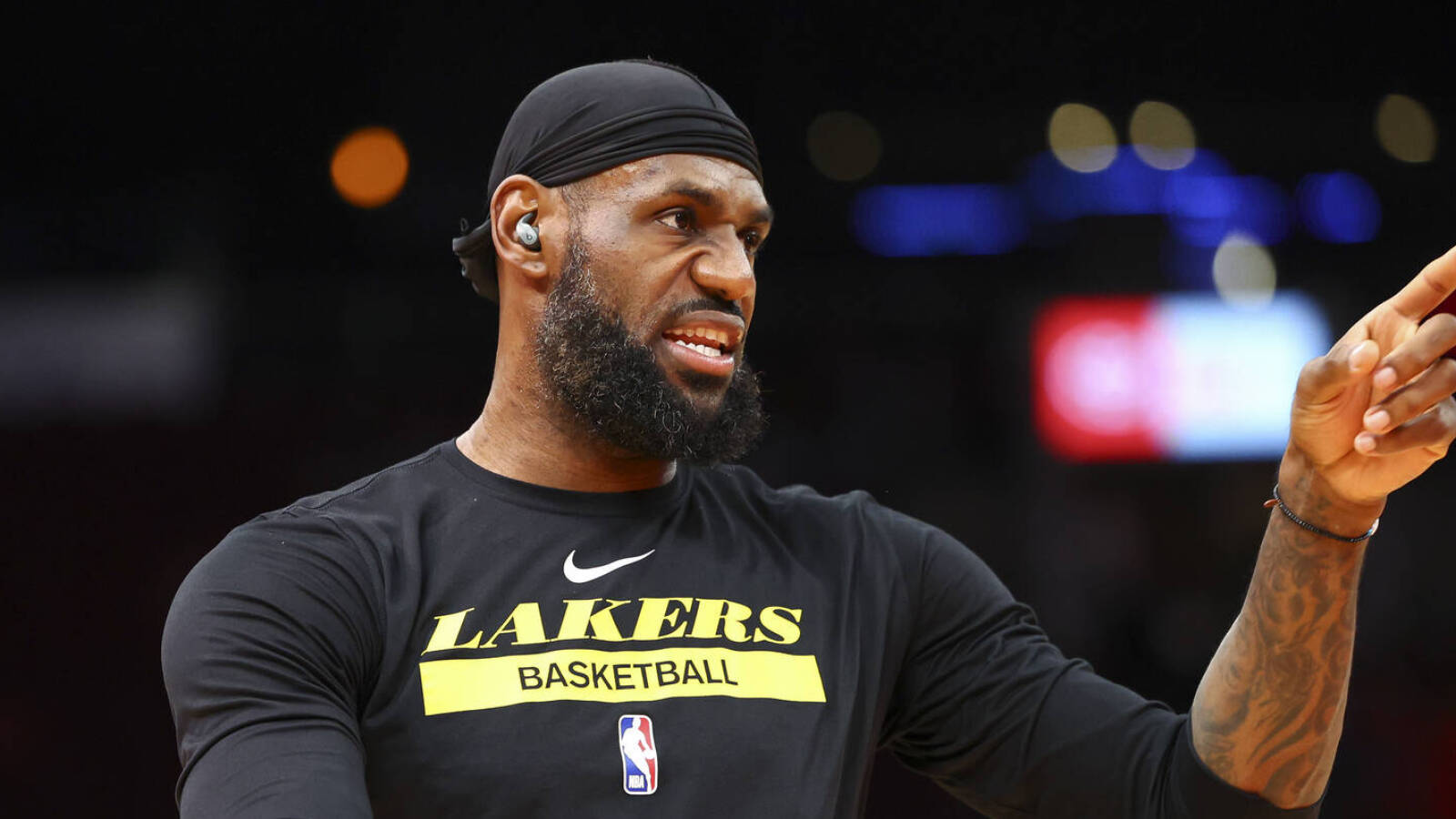 LeBron James refutes report about his recovery | Yardbarker