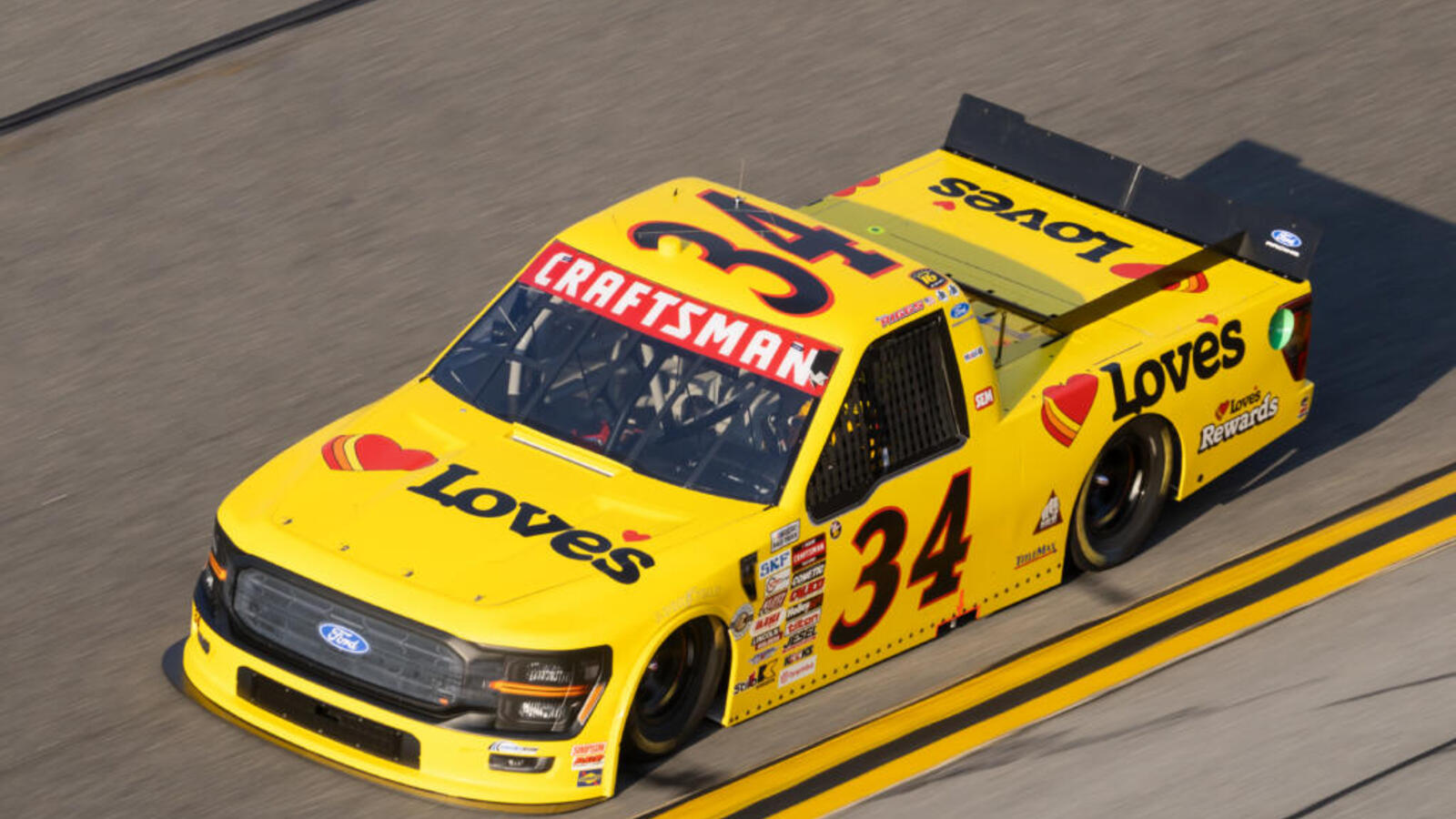 NASCAR Trucks Ready To Tear Up Music City Friday Night | Yardbarker