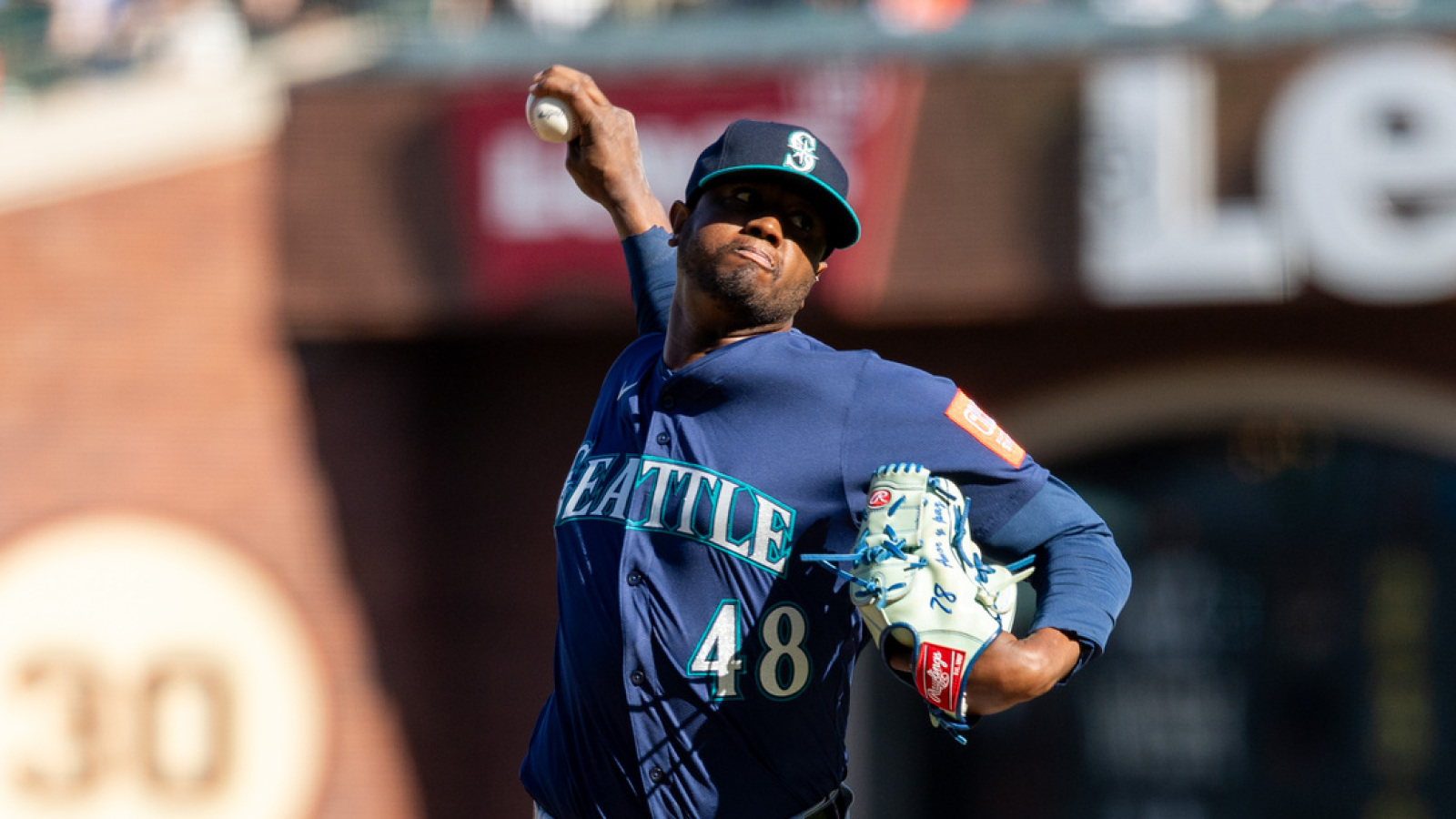 Mariners pitcher to undergo knee surgery | Yardbarker
