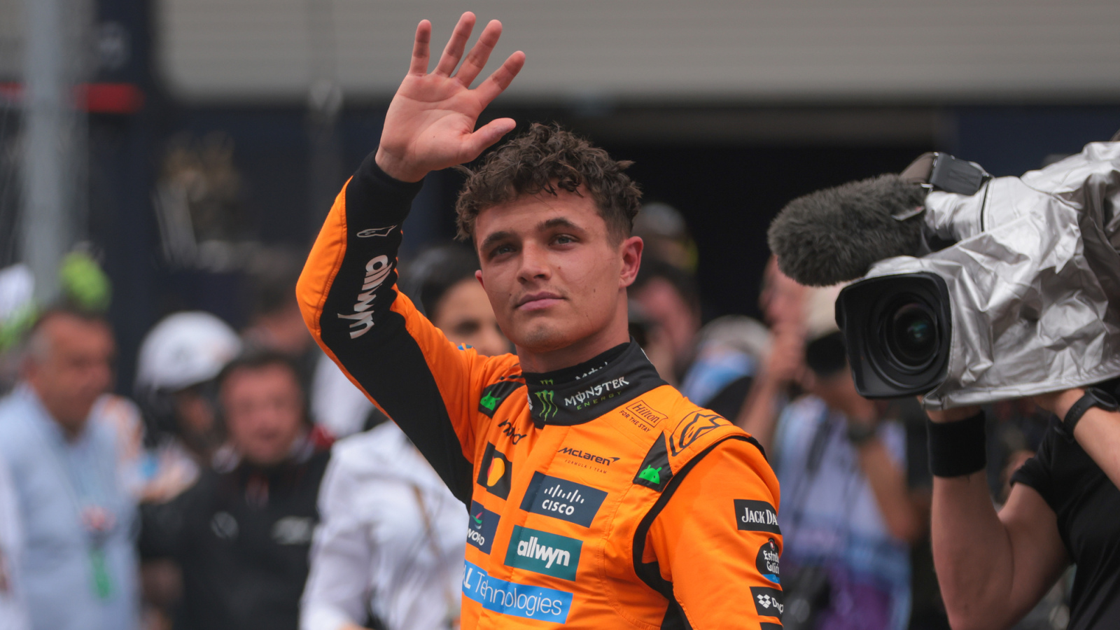 Bizarre Leclerc–Norris crash headlines dramatic Singapore GP practice ...