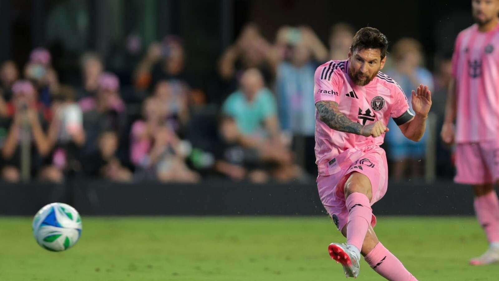 Lionel Messi extends streak, Miami ends Nashville's run | Yardbarker