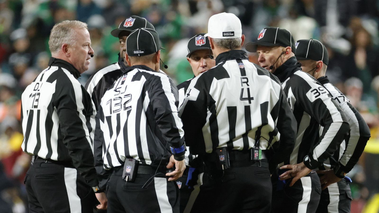 NFL avoids worst-case scenario with its referees | Yardbarker