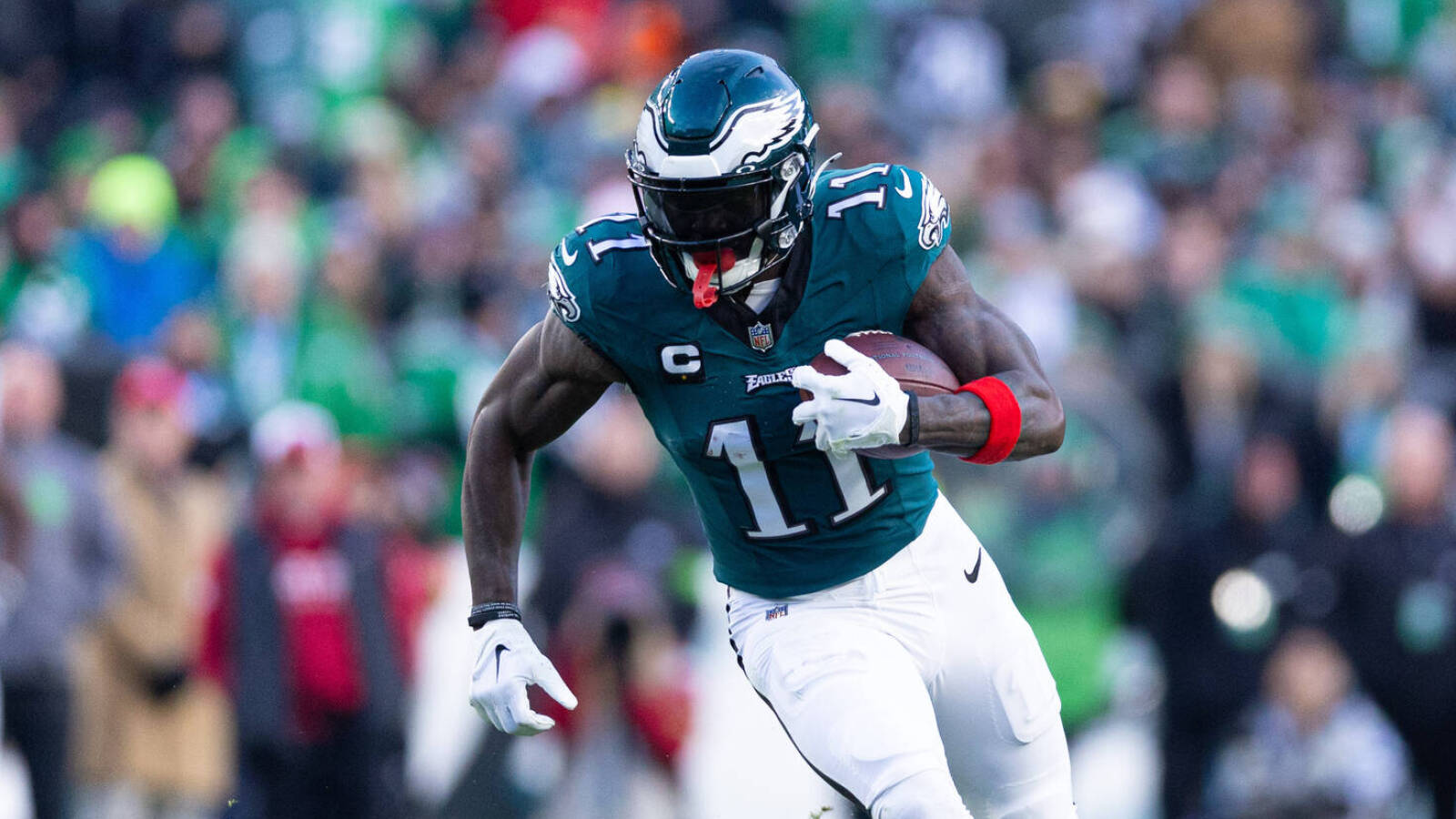 Eagles WR A.J. Brown sends message to trash-talking rookie | Yardbarker