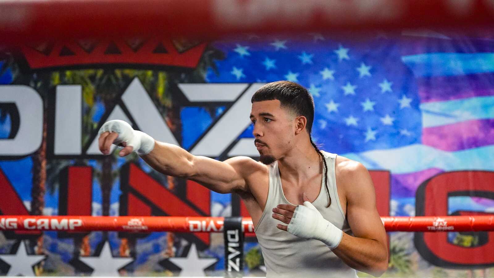 Manny Flores vs. Jorge Chavez: Weigh-In Results & Betting Odds | Yardbarker