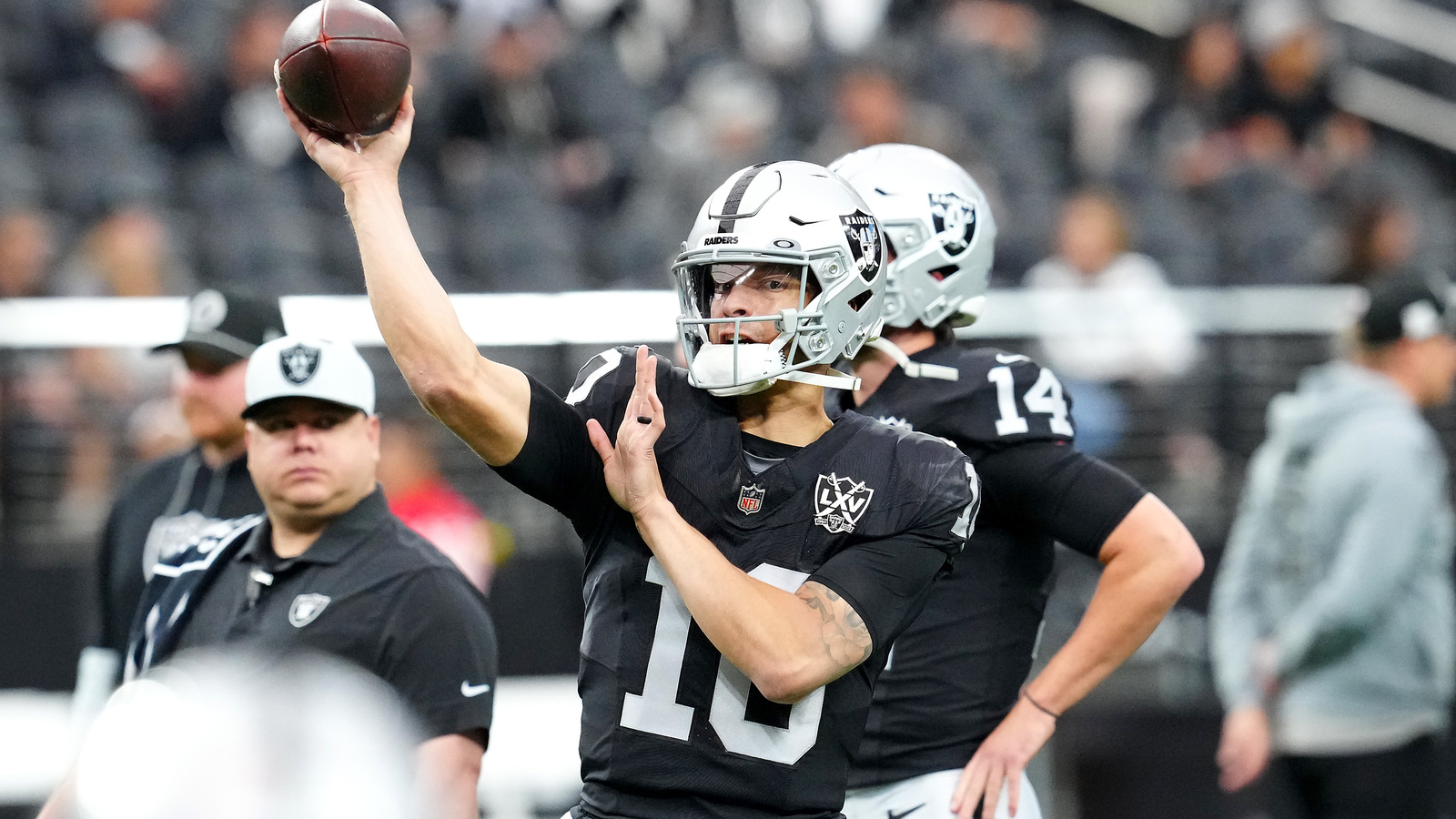 Raiders' stance on veteran QB has been revealed | Yardbarker