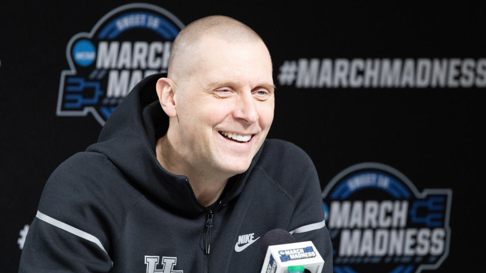 Kentucky’s $200 Million Statement: Mark Pope Jokes About Massive NIL ...