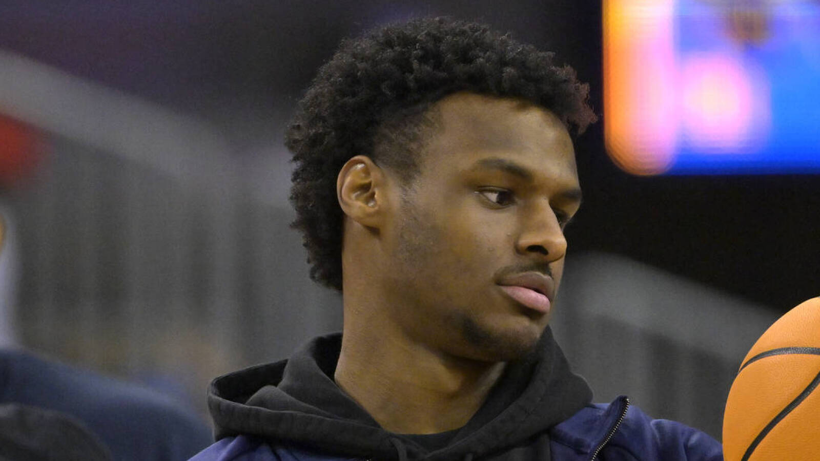 Bronny, Bryce James sit next to notable celebrity at Lakers game ...