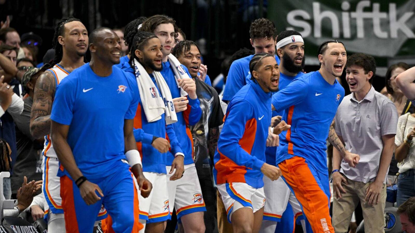 Gritty young Thunder take down veteran Mavericks in Game 4 | Yardbarker