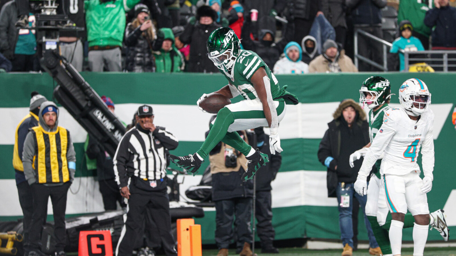 Could Jets Make Shocking Move With RB Breece Hall During 2025 NFL Draft ...