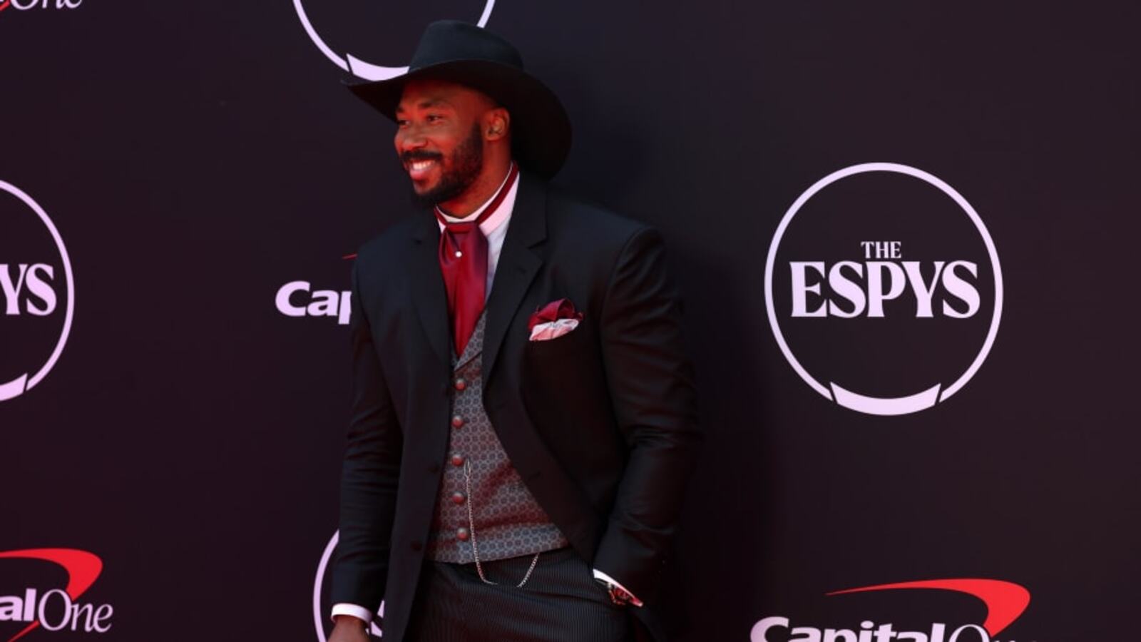 Browns' Myles Garrett Solves Caitlin Clark, Angel Reese Rookie Of The ...