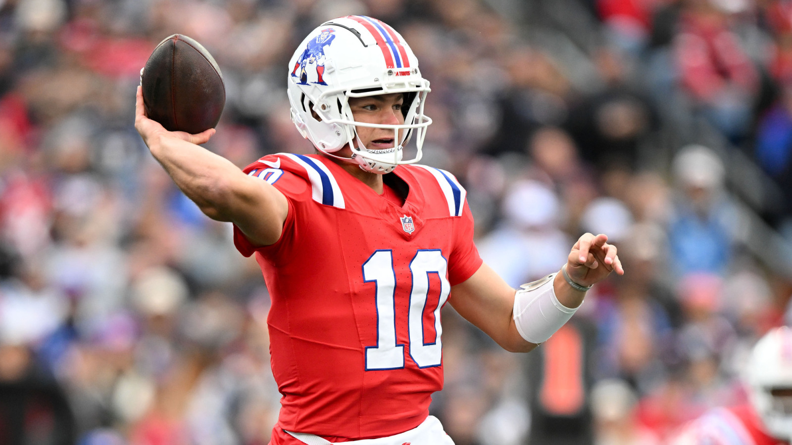 Watch: Drake Maye throwing a 40-yard dime to Kayshon Boutte for his ...