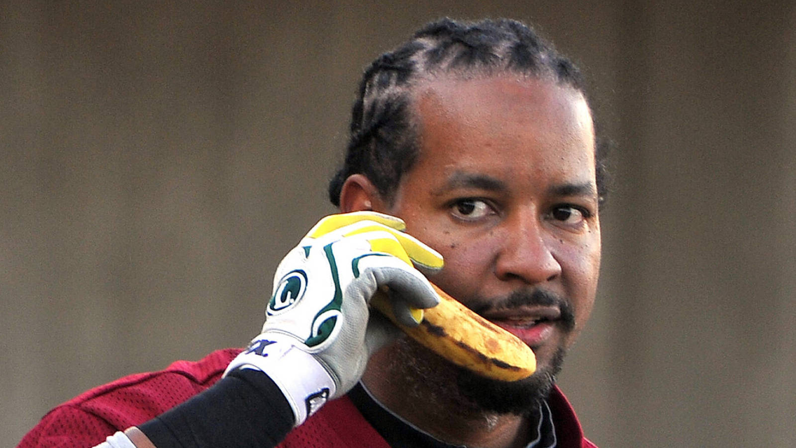 Manny being Manny: Ramirez signs in Australia | Yardbarker Manny being Manny: Ramirez signs in Australia | Yardbarker