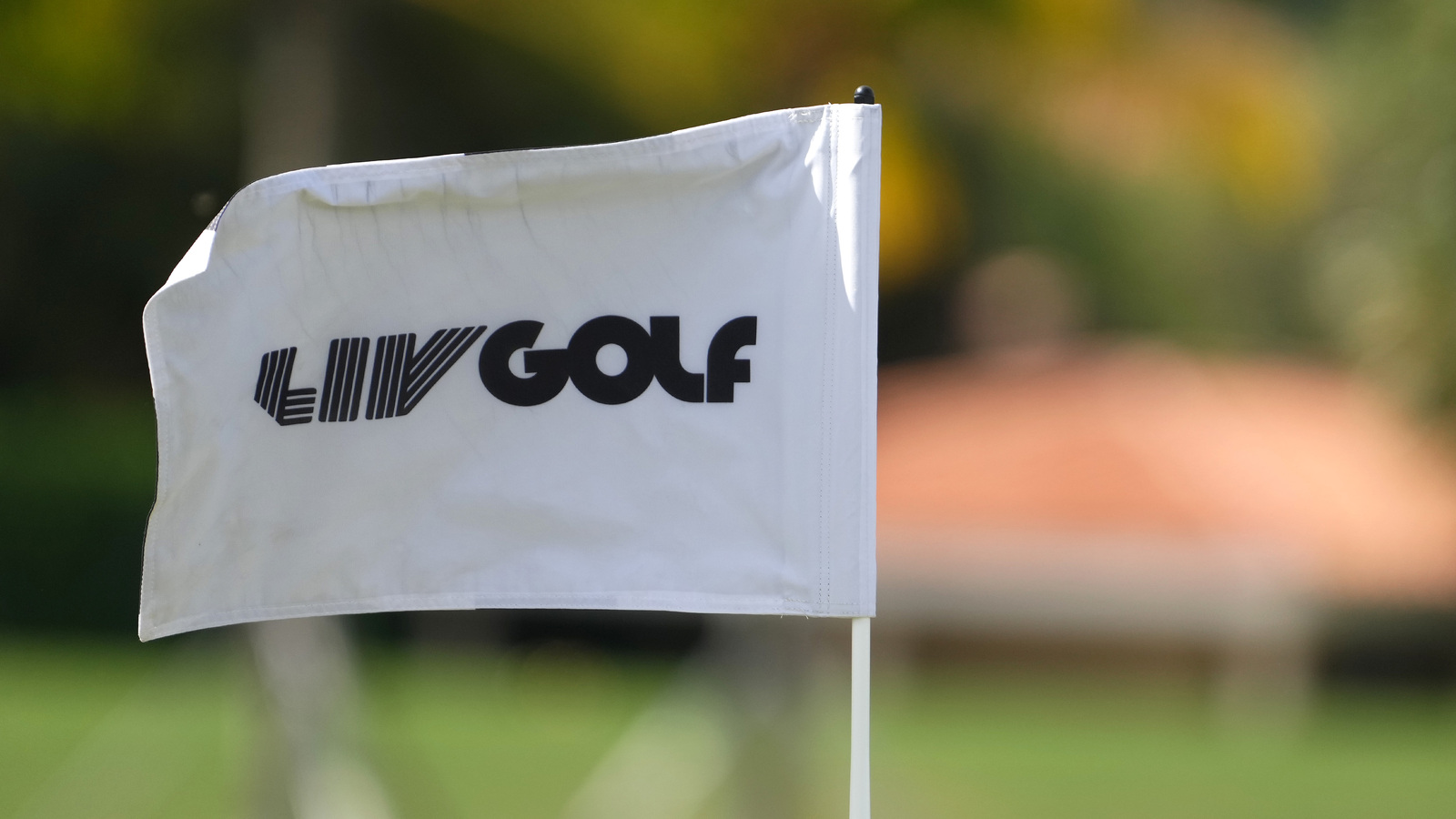 Is it okay for golfers to wear LIV logo at the Masters? | Yardbarker