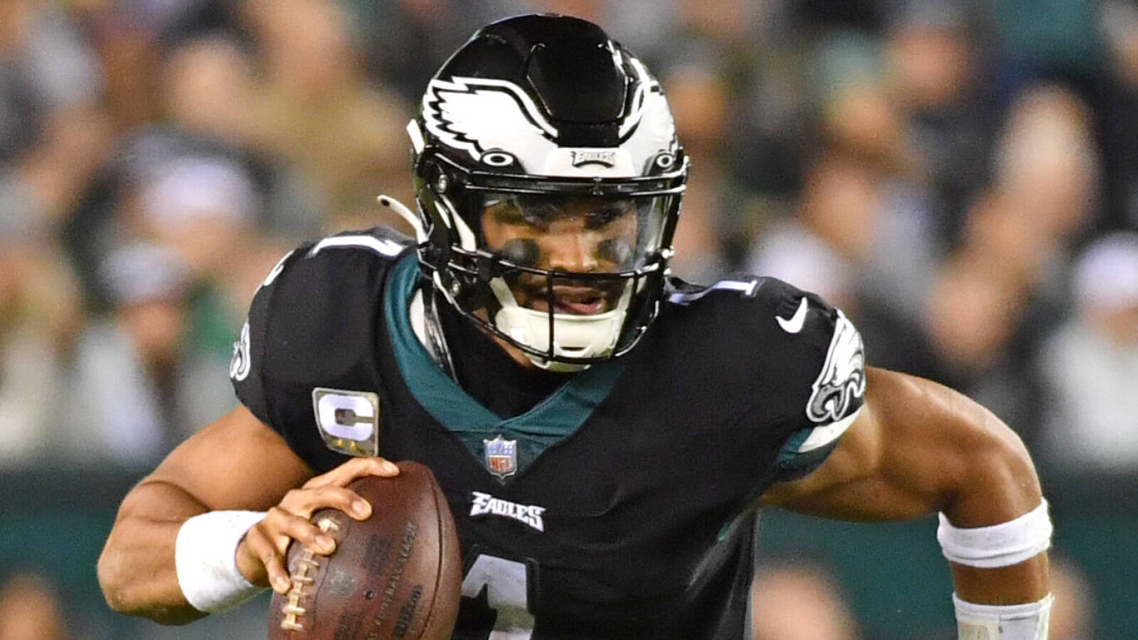 Hurts, Sanders and Gainwell help Eagles run over Packers | Yardbarker
