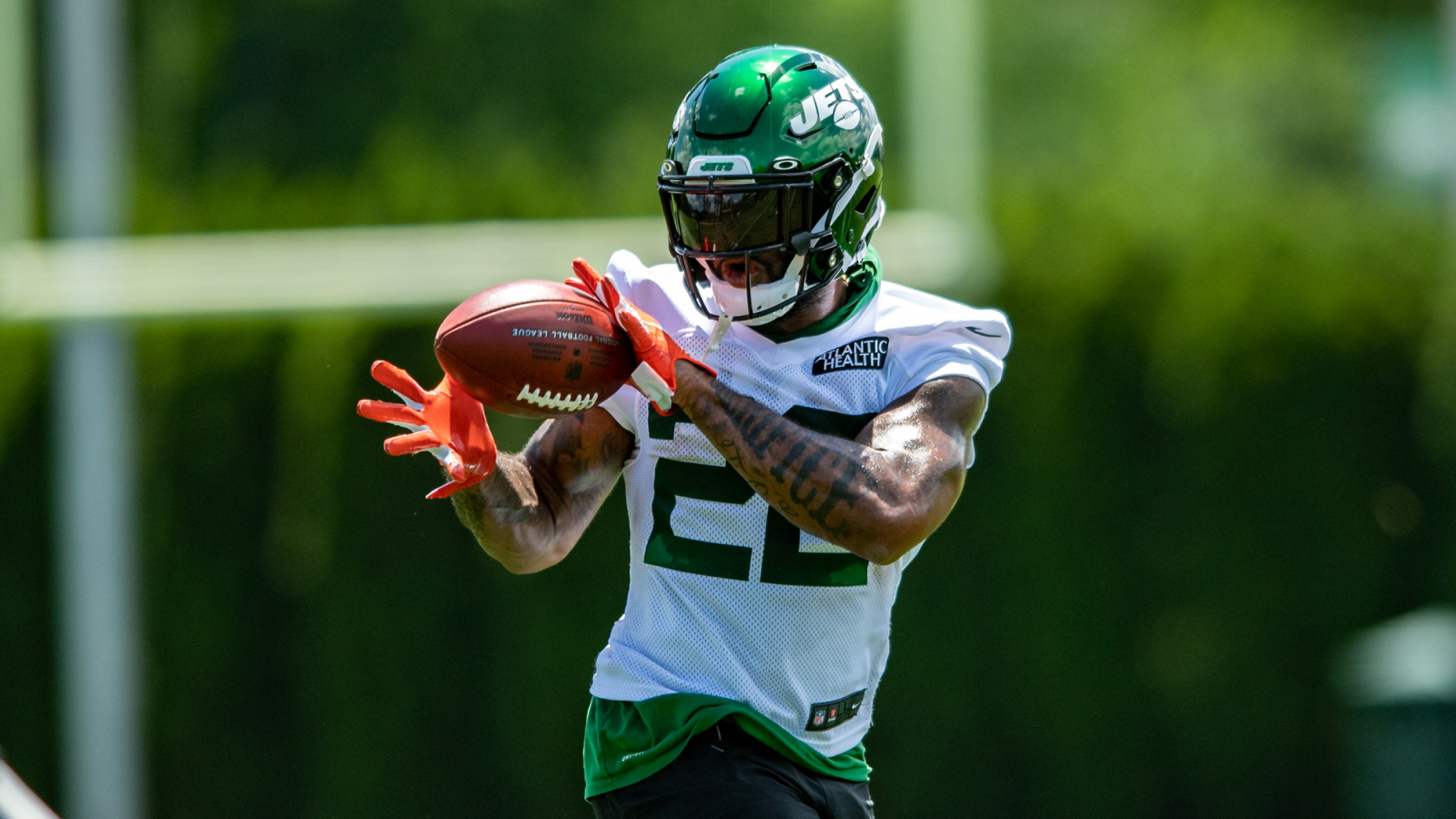 La’Mical Perine Brings a Super Bowl Winning Background to Steelers RB ...