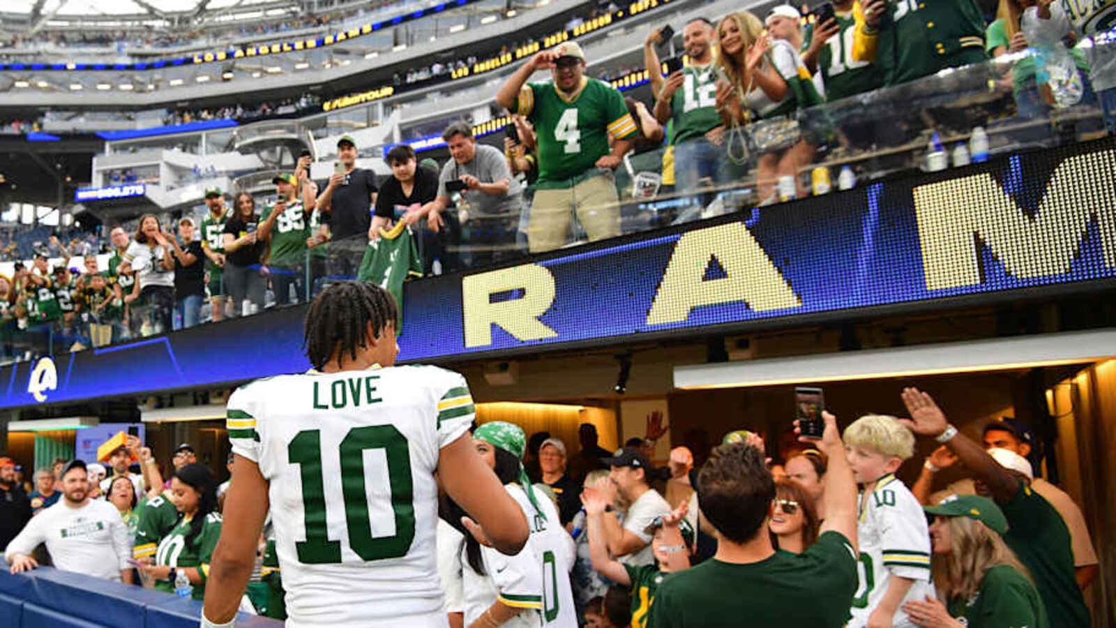 Packers Report Card: Grades From Victory Over Rams | Yardbarker