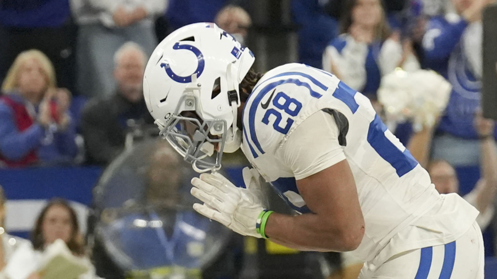 Colts RB Taylor makes up for mistake with superb performance | Yardbarker