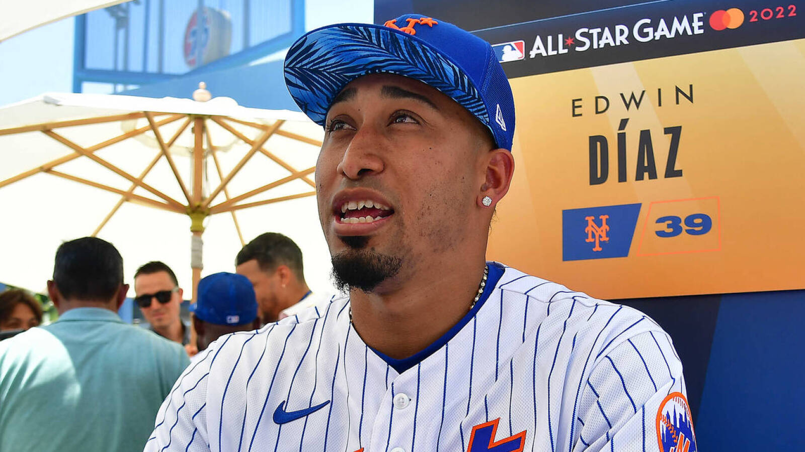 Edwin Diaz bobblehead plays 'Narco' walkout song | Yardbarker