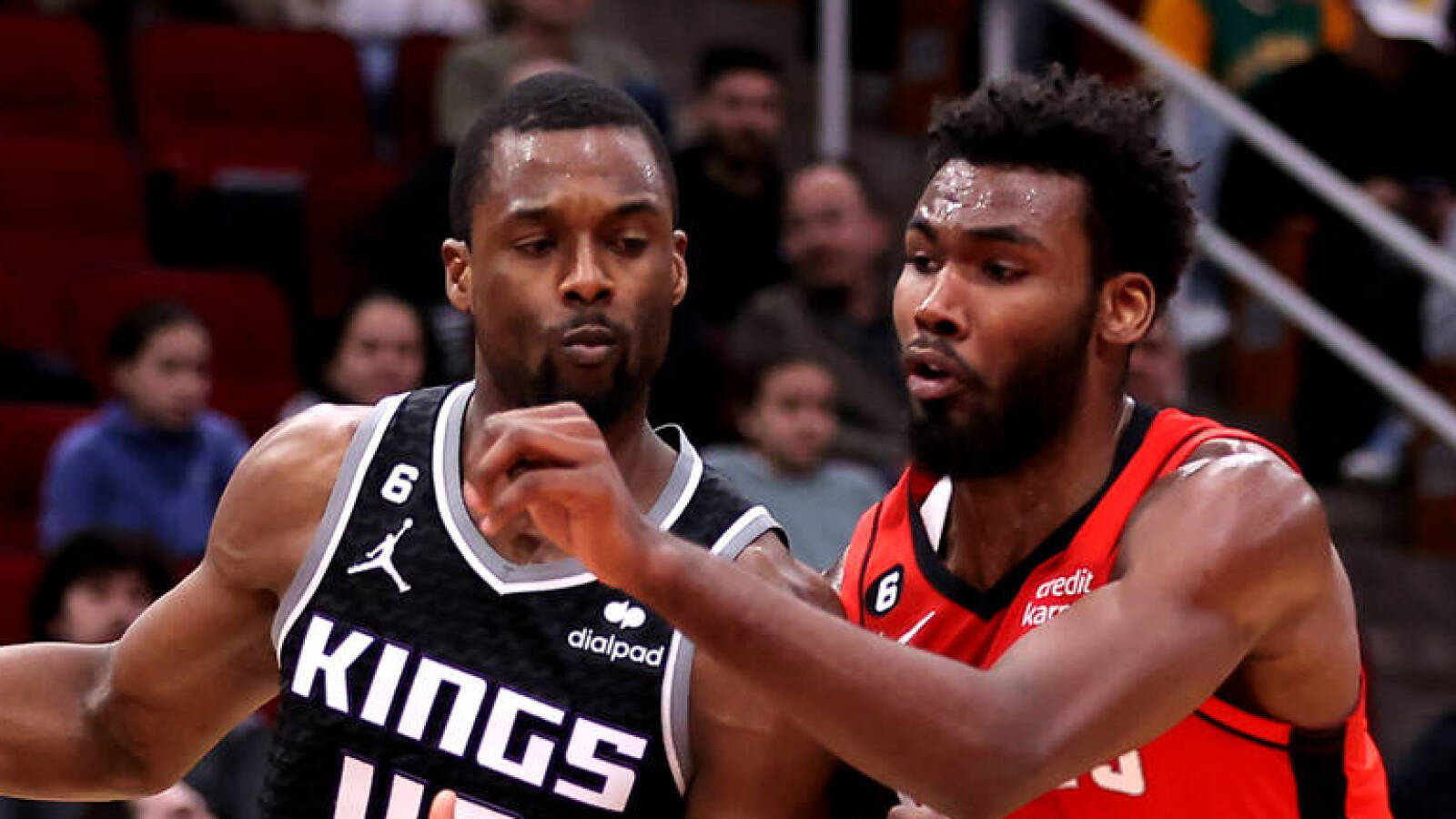 Controversial foul call helps Kings steal win over Rockets | Yardbarker