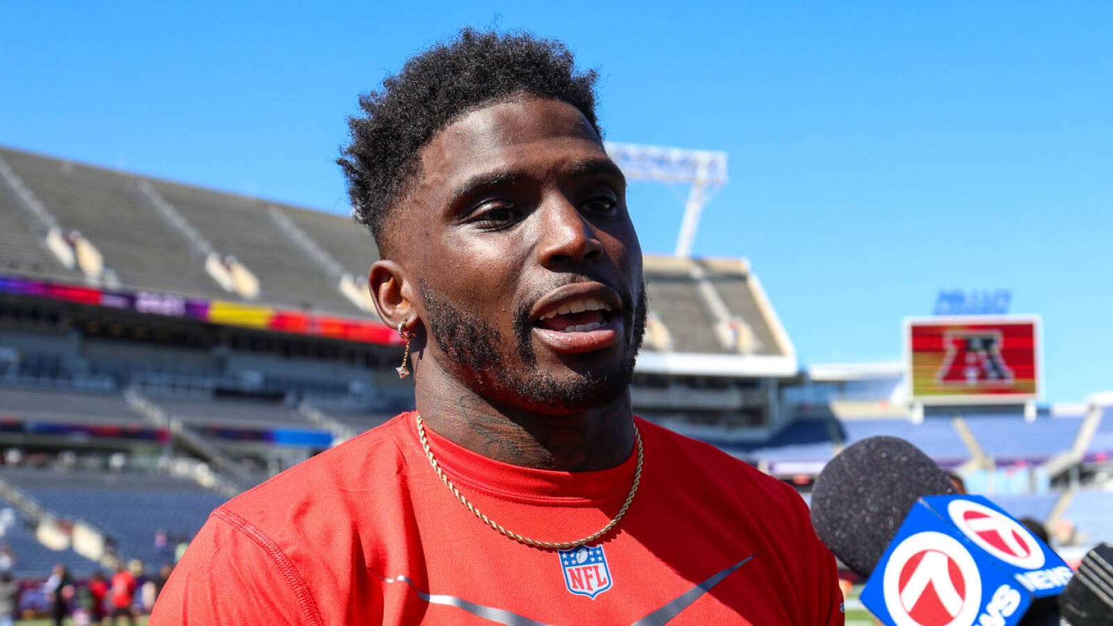 Dolphins' Tyreek Hill addresses trade rumors surrounding teammate ...