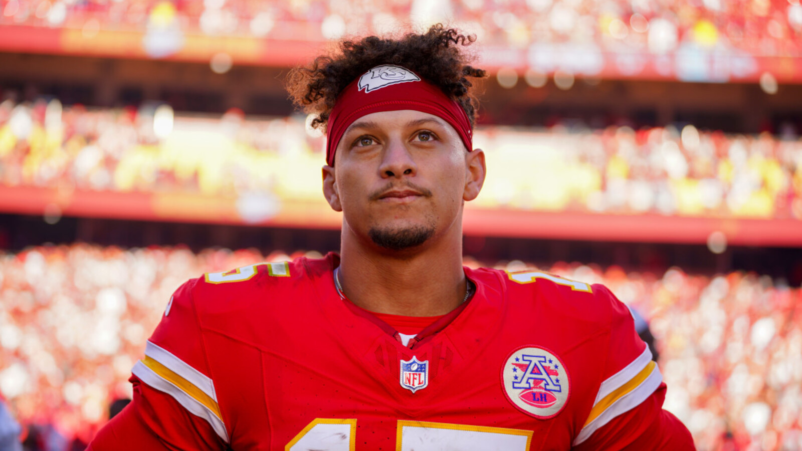 Patrick Mahomes Sends Strong Maxx Crosby Message Ahead of 2025 Season | Yardbarker