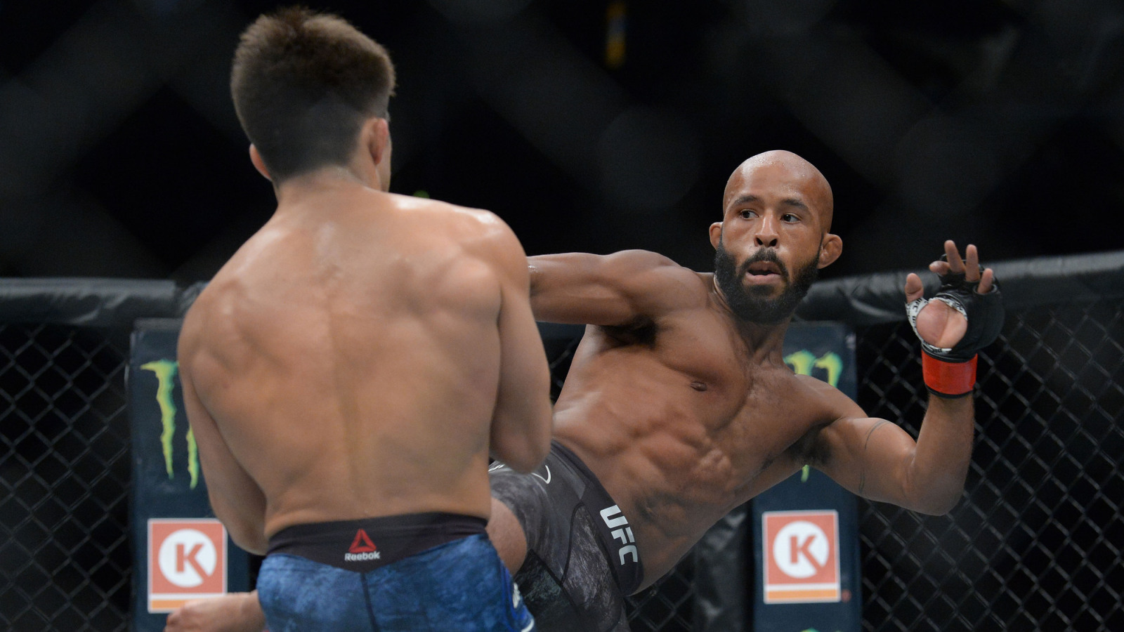 Watch: Secret behind iconic UFC submission technique revealed by ‘GOAT ...