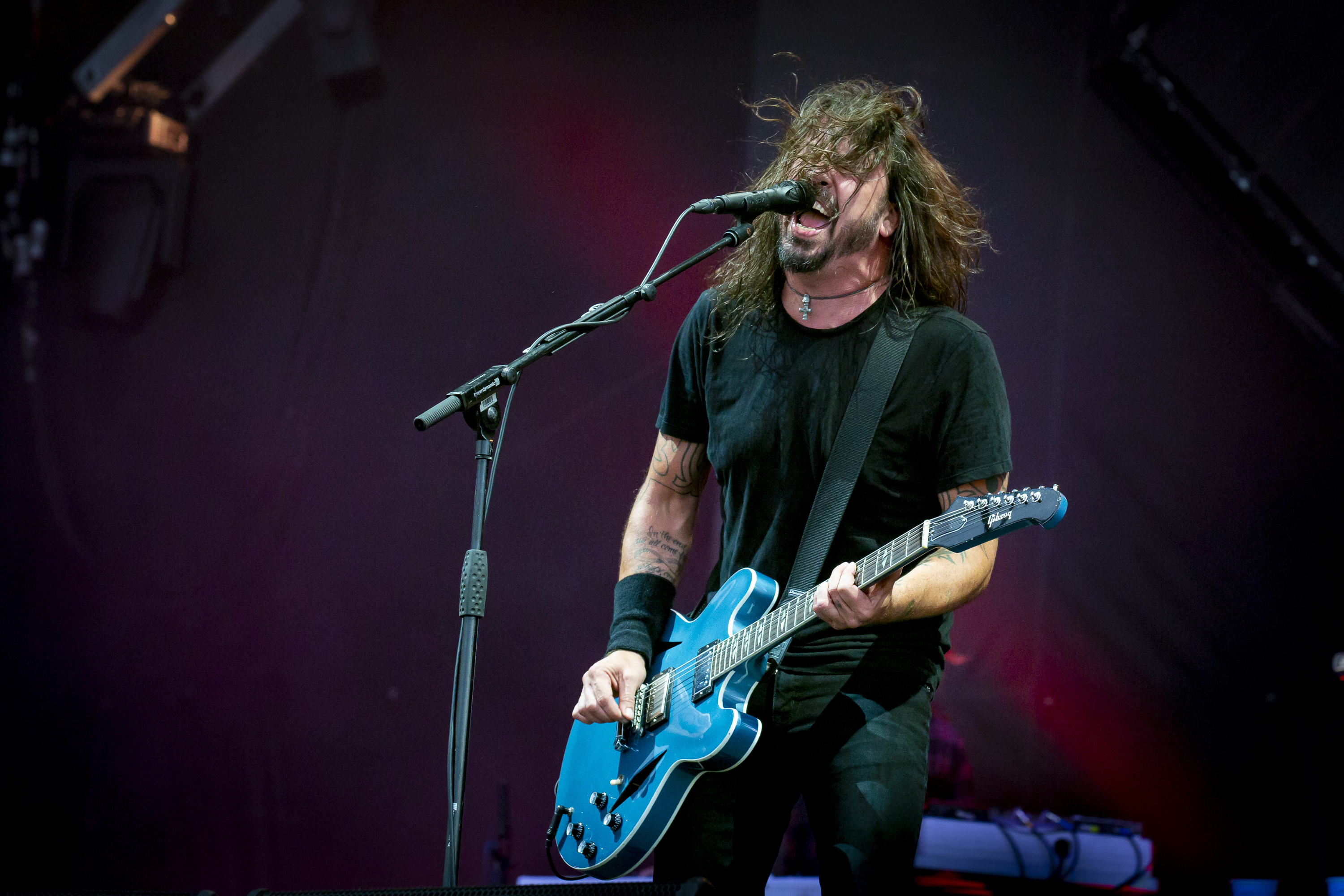 The 27 greatest frontmen (and women) of all time | Yardbarker.com