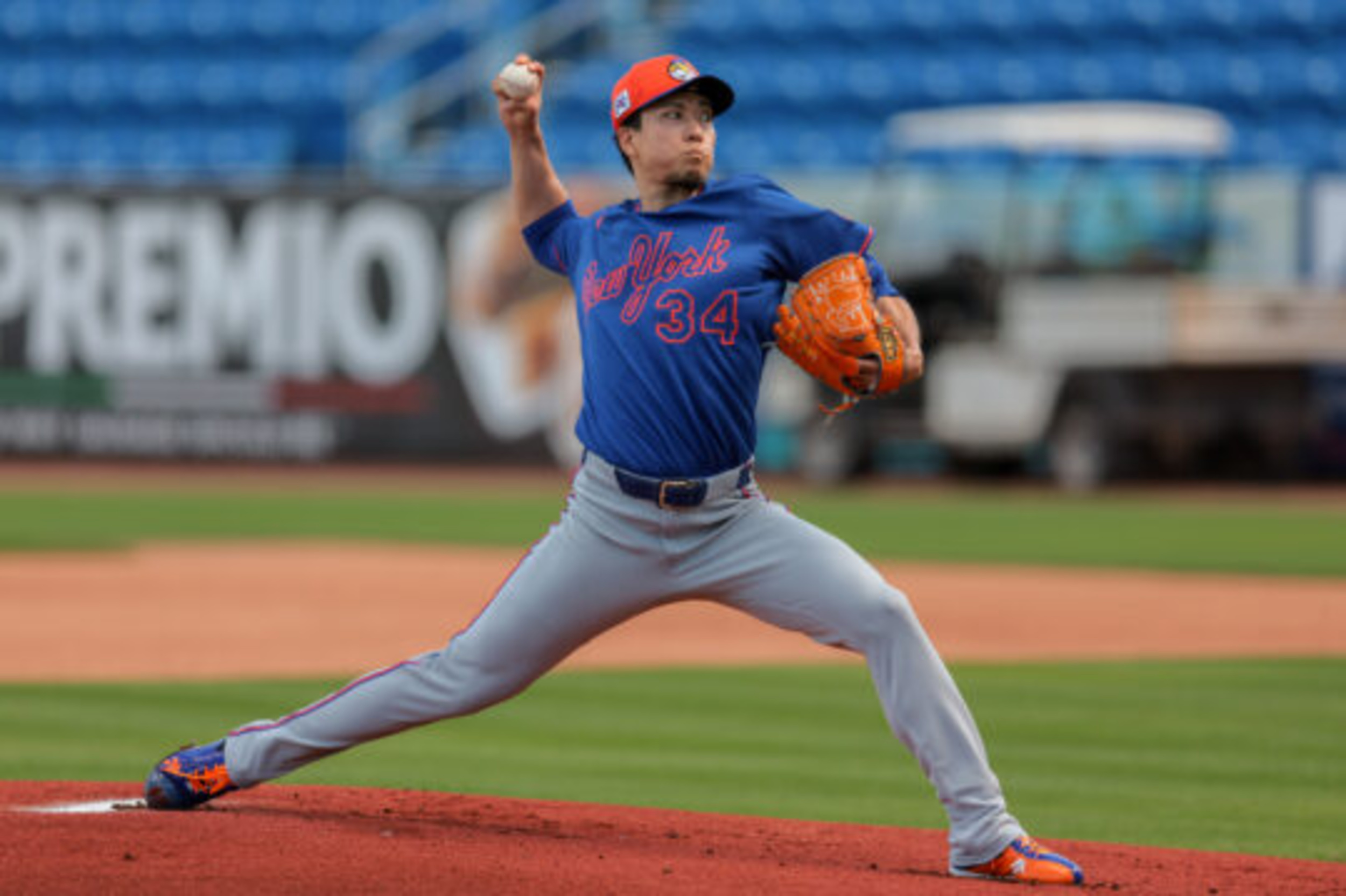 Mets star starting pitcher inching closer to making Spring Training ...