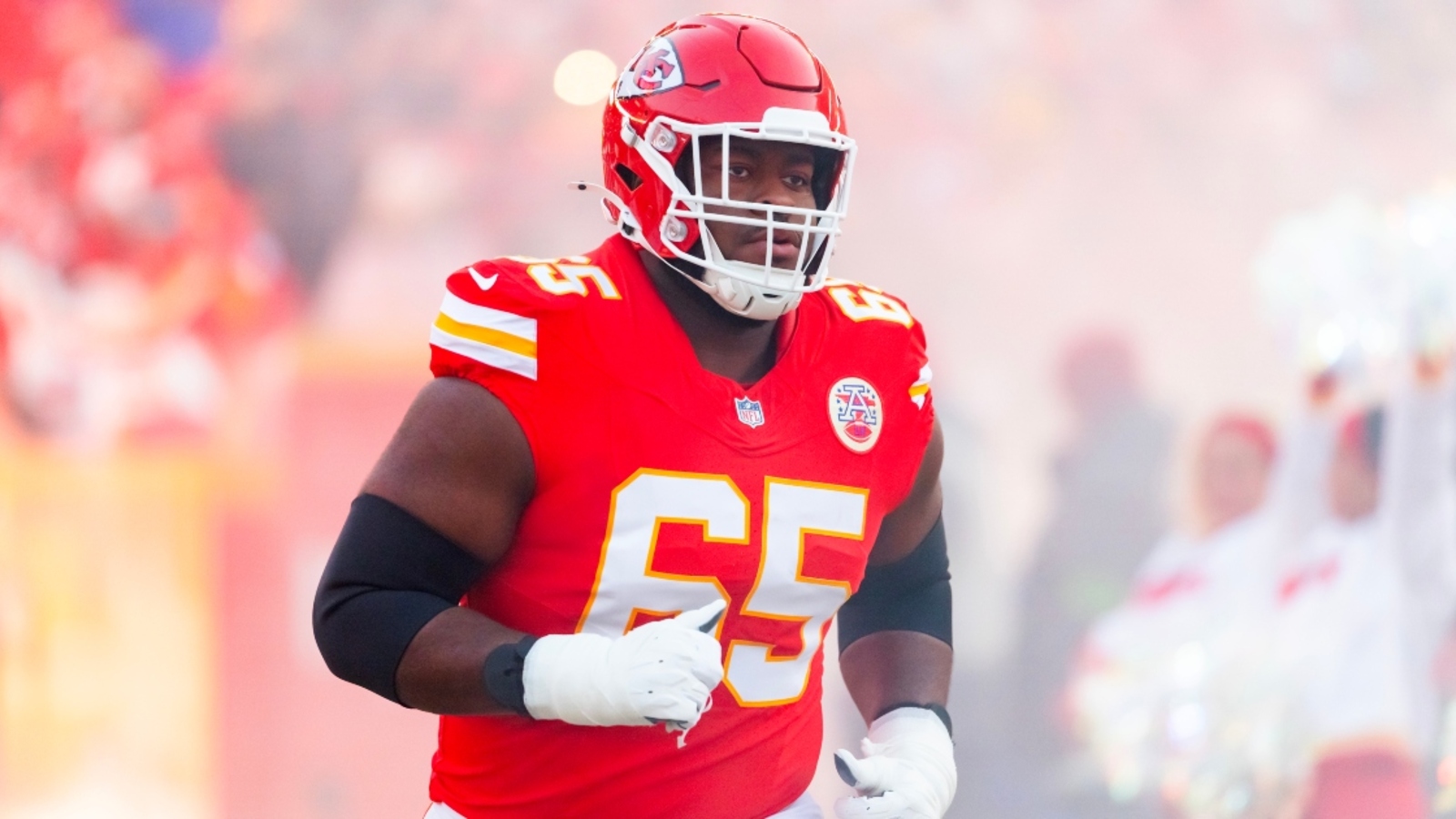 Trey Smith, Kansas City Chiefs reach agreement on record-breaking ...