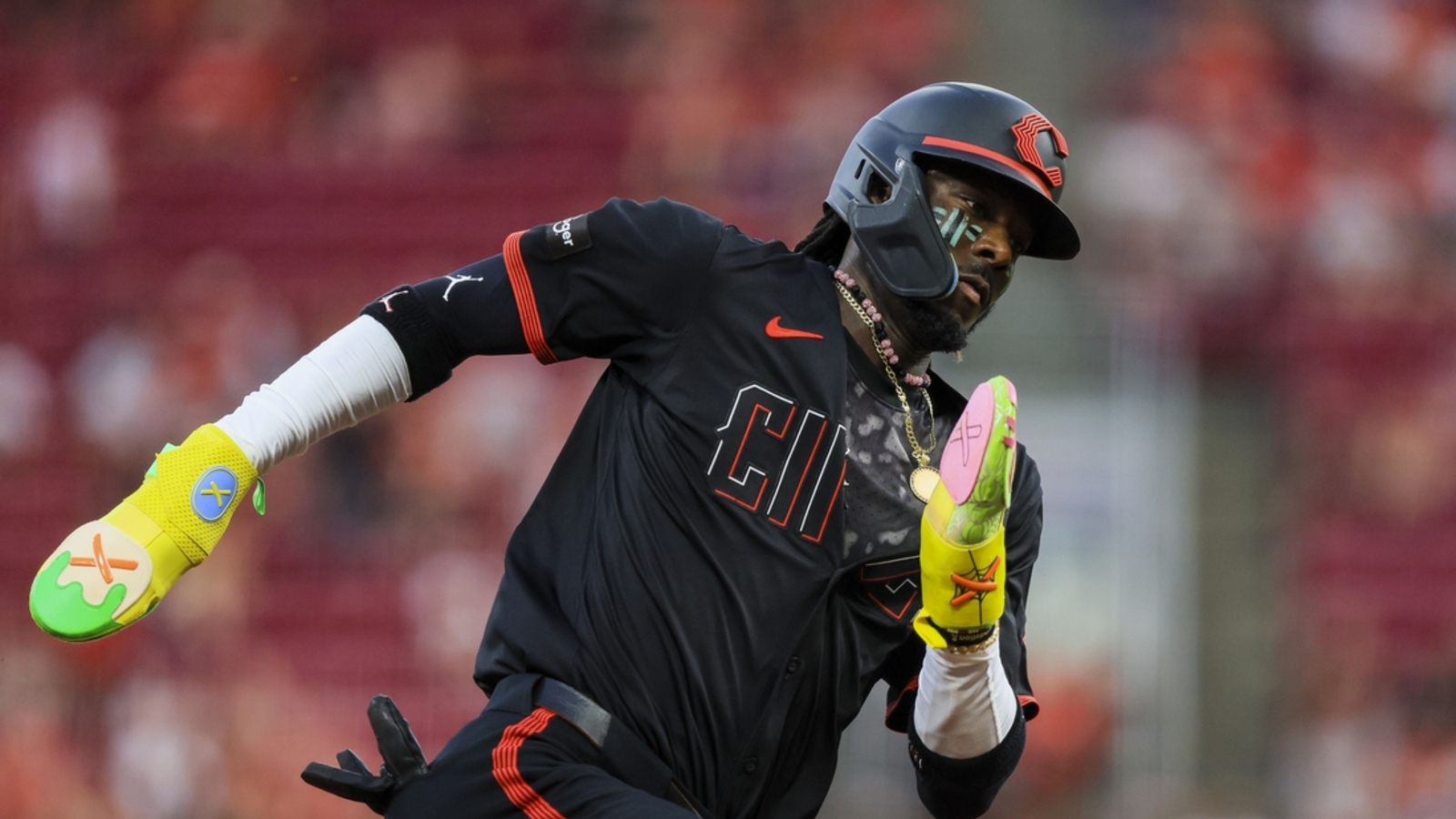 Elly De La Cruz, Reds look to steal another win from Pirates | Yardbarker
