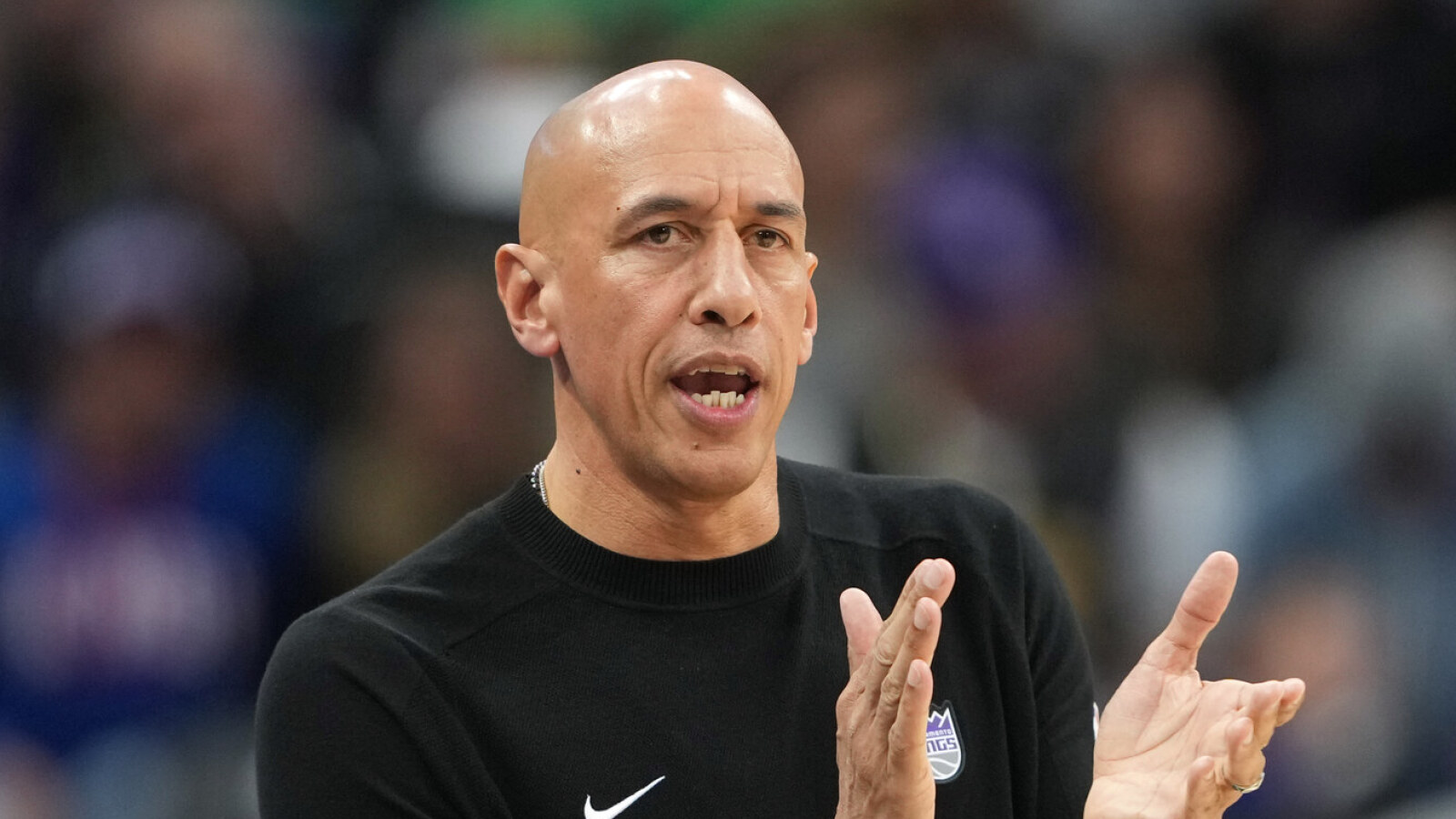 Kings coach gets first career win against short-handed Mavs | Yardbarker