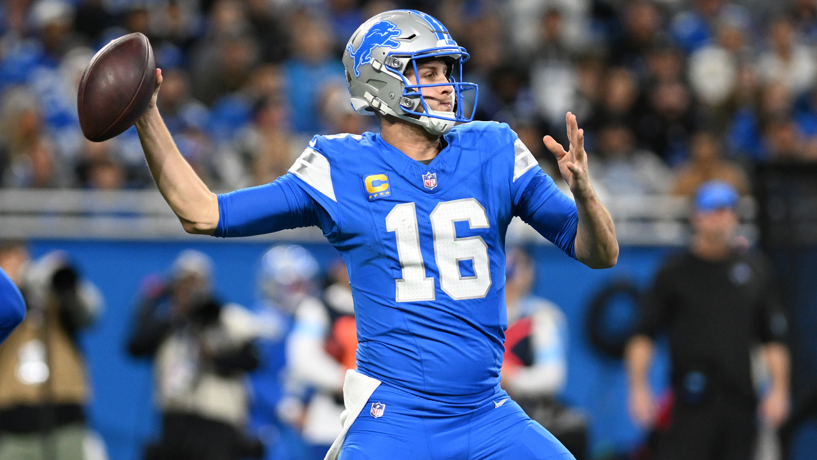 Did Lions get away with one on Jared Goff fourth-down play? | Yardbarker