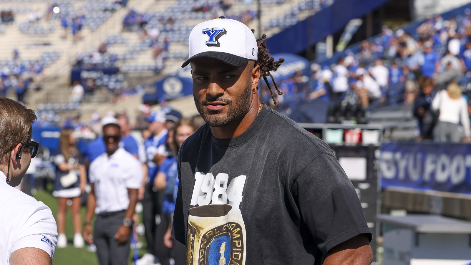 49ers' Fred Warner provides Dre Greenlaw update: 'He's on track with ...