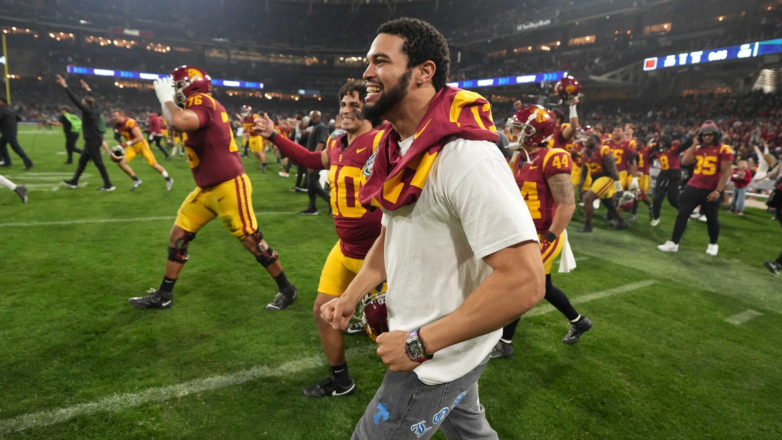 Falcons make blockbuster trade, land franchise QB in latest mock draft ...